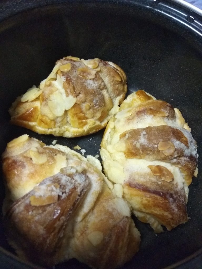 Миндальные круассаны рецепт - Кулинарния